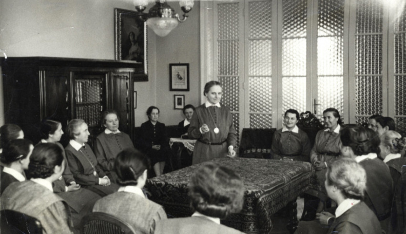 Testvérnek lenni: Slachta Margitra emlékezünk | Új Város Online